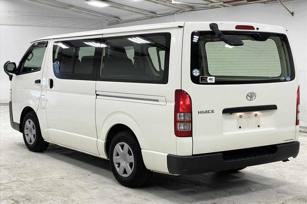2015 TOYOTA HIACE - Checklist